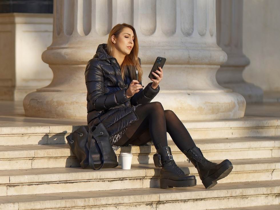 Mely telefonszámok a legfontosabbak, ha külföldön tartózkodunk? - Privilege Tours